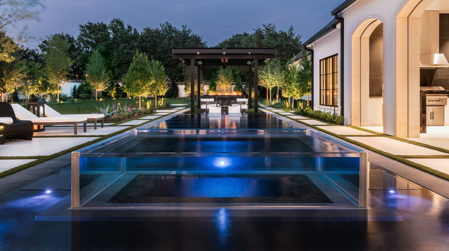 Acrylic Panels and Windows: Tips for One of the Hottest Swimming Pool ...
